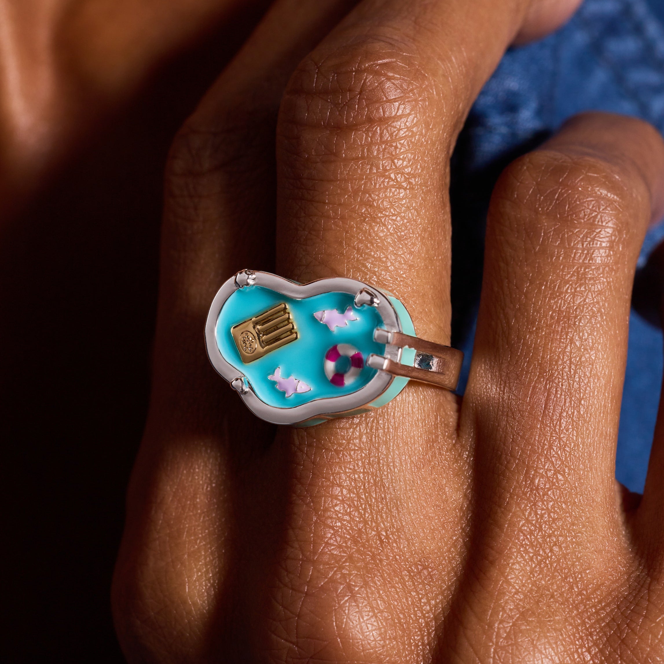 POLLY POCKET™ POOL PARTY – ALEX AND ANI