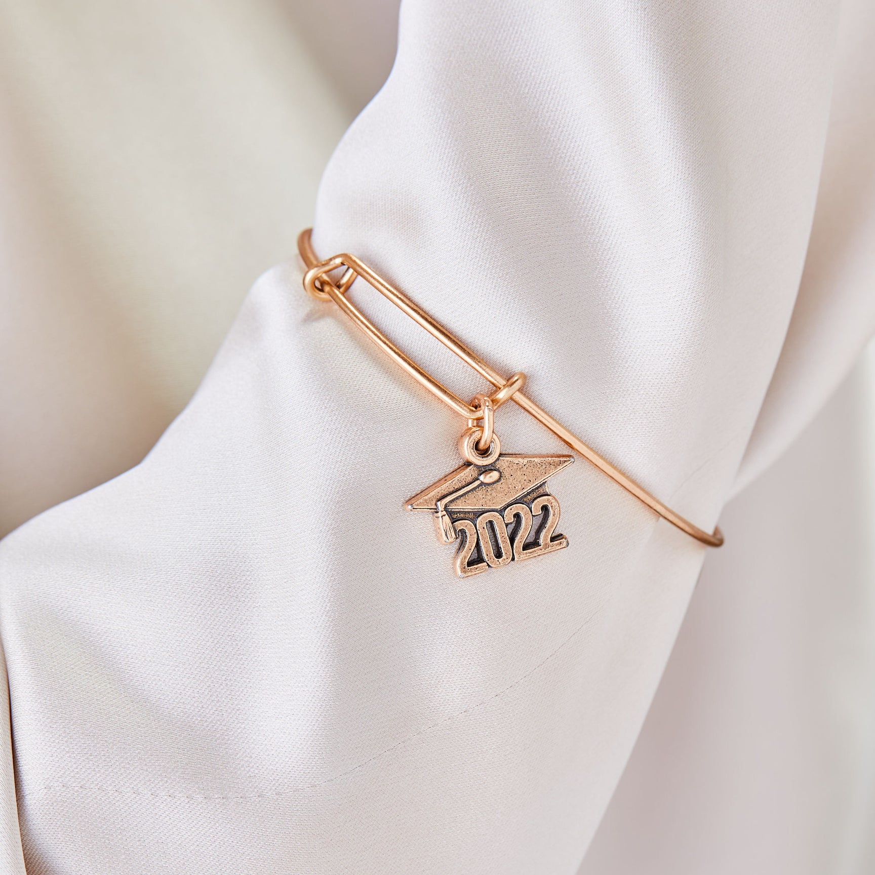 2022 Graduation Cap Charm Bangle Bracelet | Alex and Ani – ALEX AND ANI